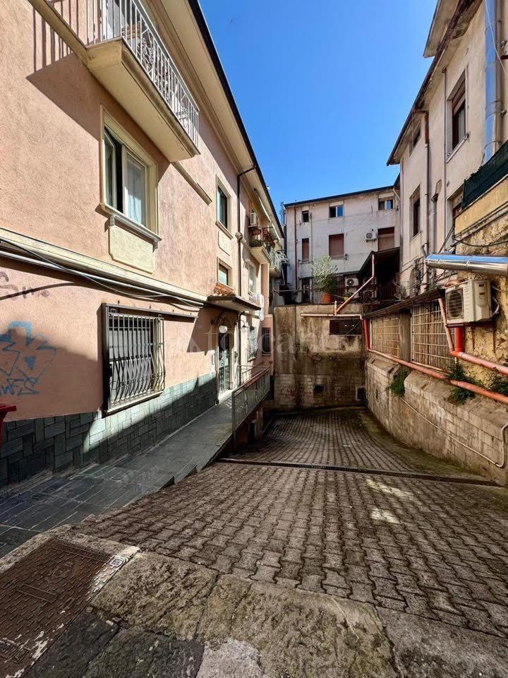 affitto Box a Avellino in Vicolo Sapienza - Avellino 82/2025 | Toscano