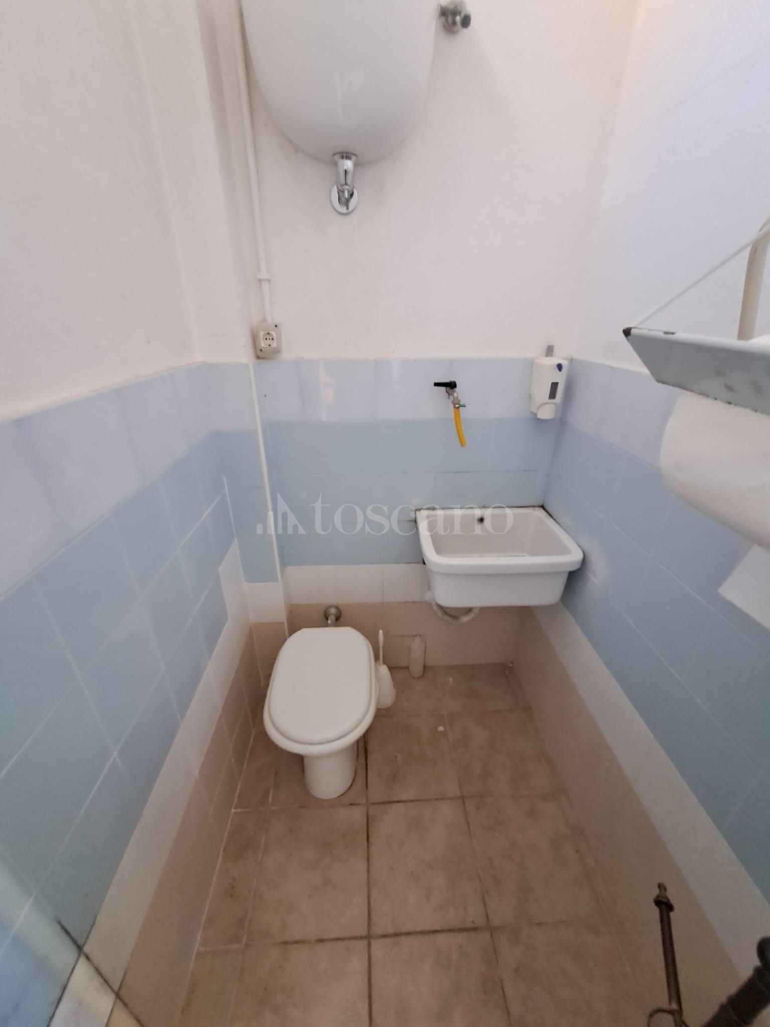 affitto Negozio a Roma in Piazza Francesco Conteduca 6/2026 | Toscano